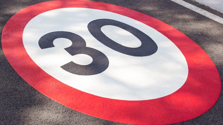 UK Speed Limits Explained: From A Roads to Motorways | DRIVINGLAWS.co.uk